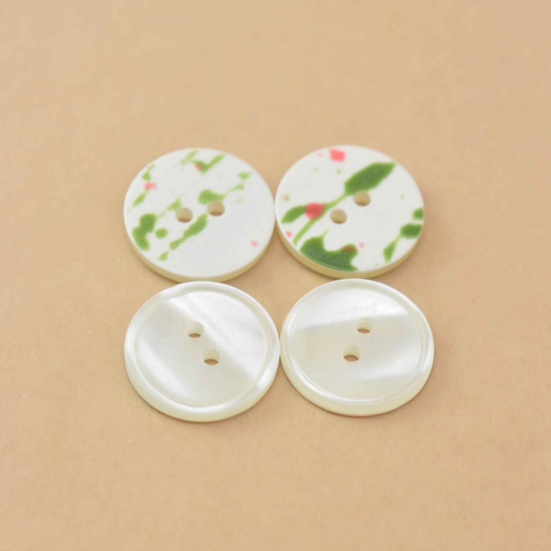 Botones perla Modelo 3827 #30. Caja 32-BB