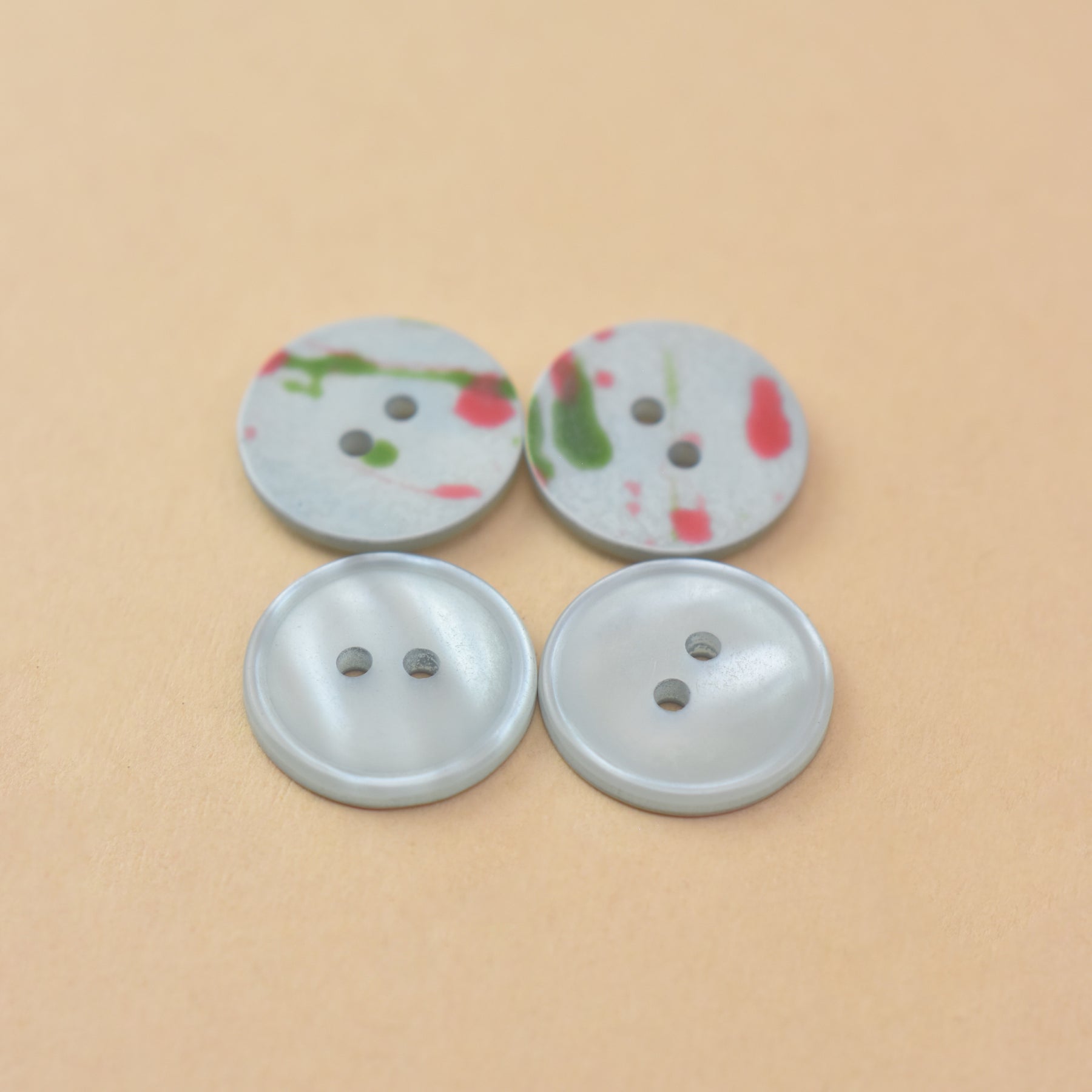 Botones perla Modelo 3827 #30. Caja 32-BB