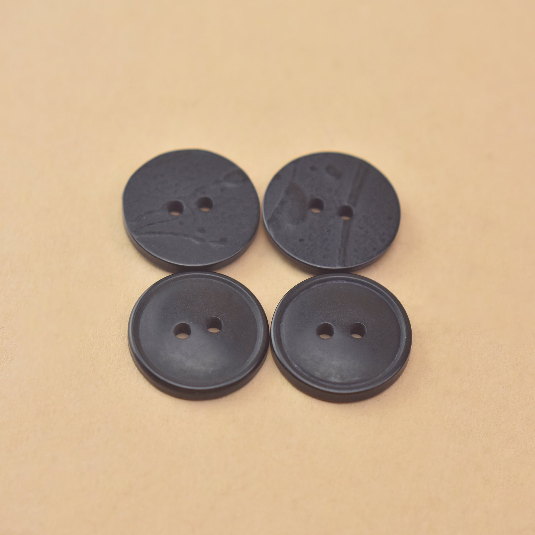 Botones perla Modelo 3827 #30. Caja 32-BB