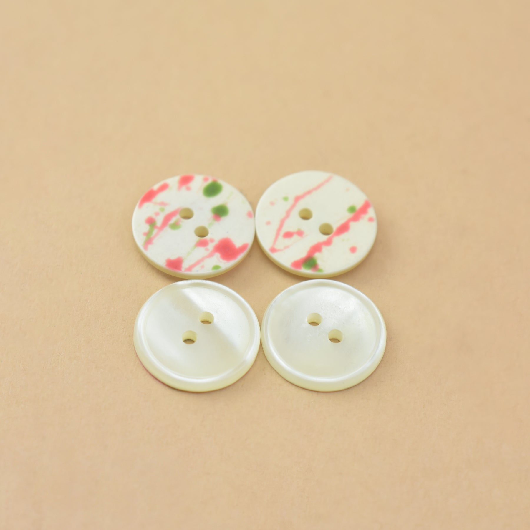 Botones perla Modelo 3827 #30. Caja 32-BB