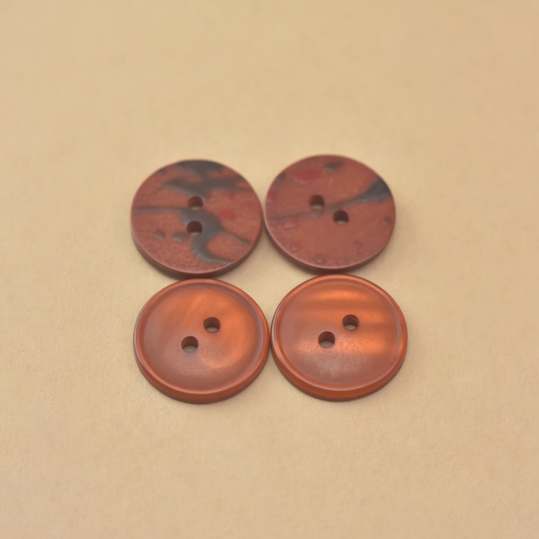 Botones perla Modelo 3827 #30. Caja 32-BB