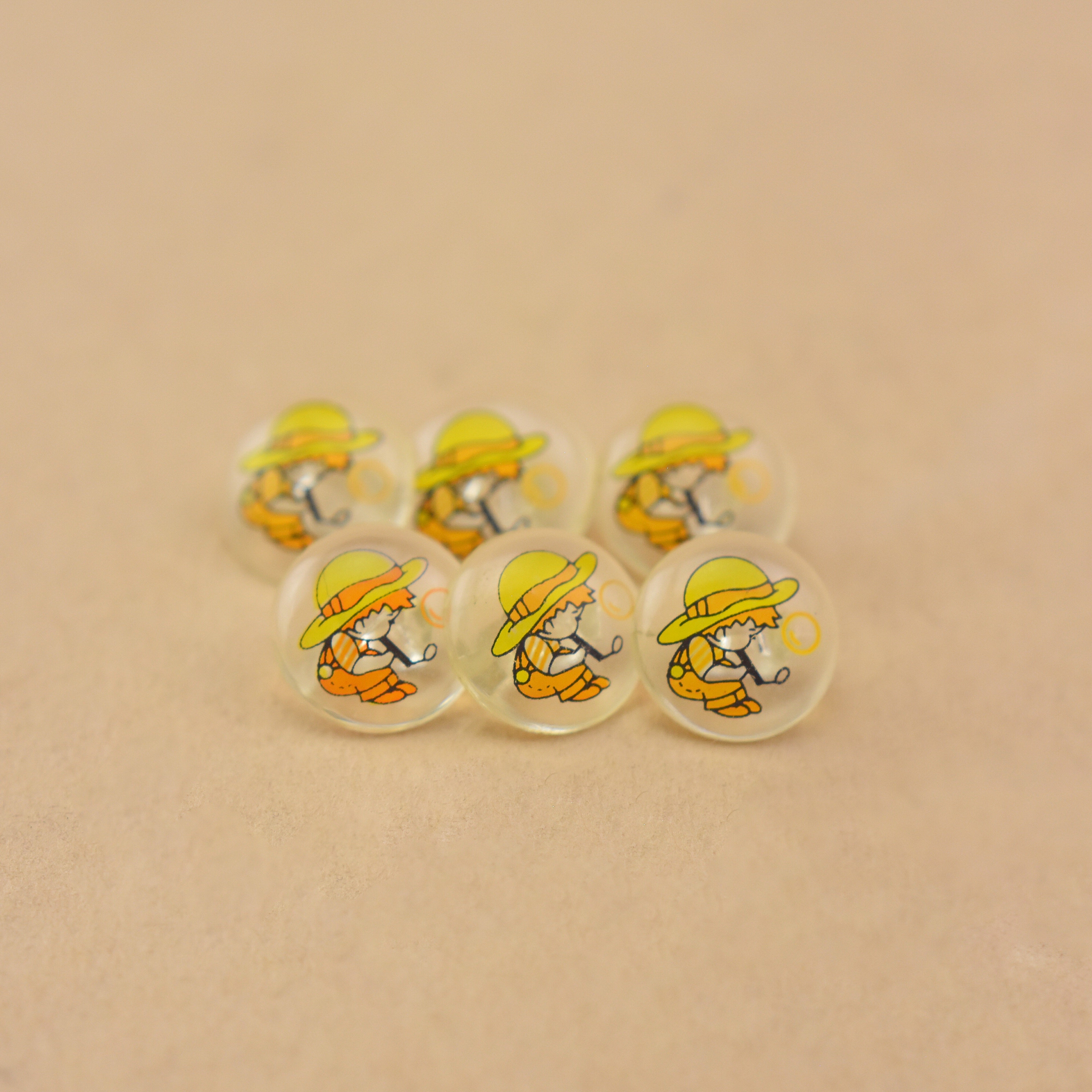 Botones transparentes varias figuras Modelo 932055 Caja 112-BB