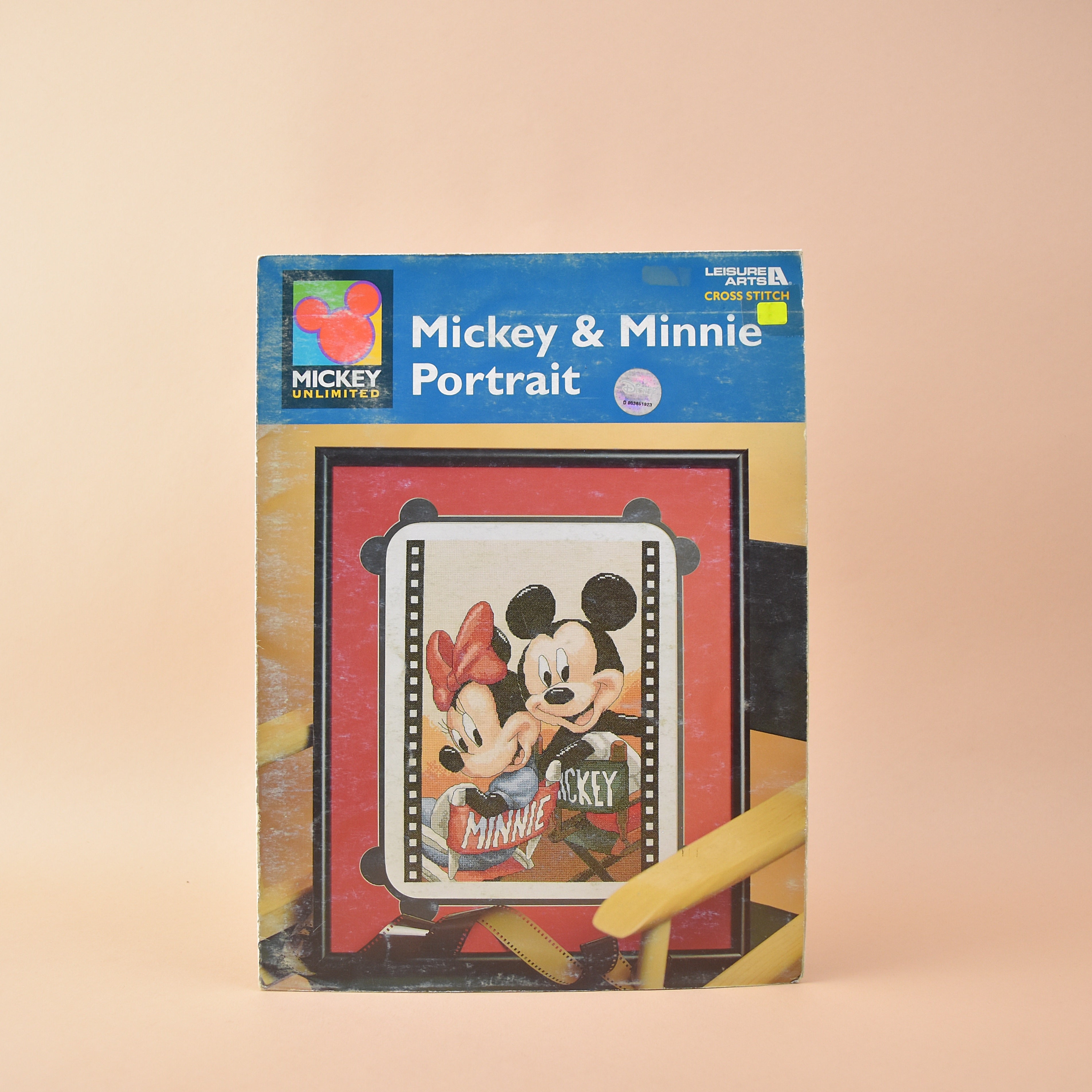 Leisure Arts No. 3077 Mickey & Minnie Portrait